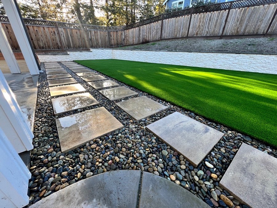 Stacked Stone Vaneer Wall, Pavers and Turf with Dog Run - FG Pavers and ...